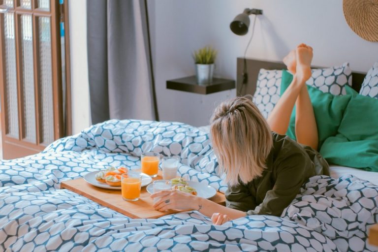 ways-to-unwind-at-home-revoada